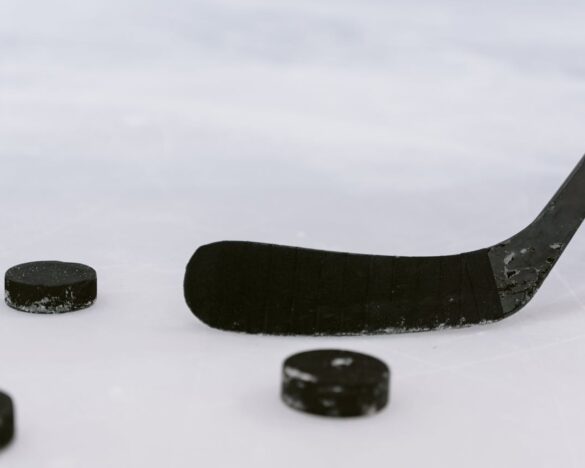 Hockey: A Beginner’s Complete Guide to the Fast-Paced Sport - RandomXplorer